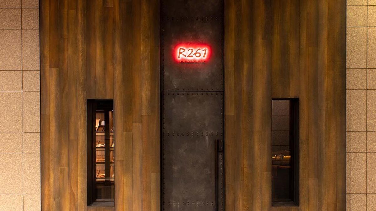 CIGAR BAR R261 - Ceruleantower Tokyu Hotel - Guia de Restaurante ...